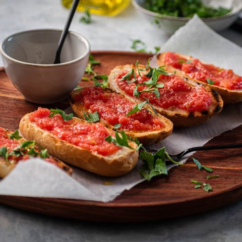 Pan con Tomate Recipe - Spanish Bread and Tomatoes Tapas