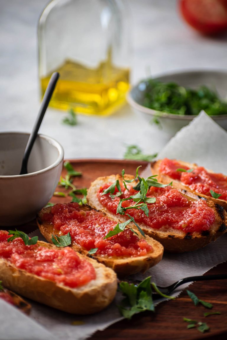 Pan con Tomate Recipe - Spanish Bread and Tomatoes Tapas
