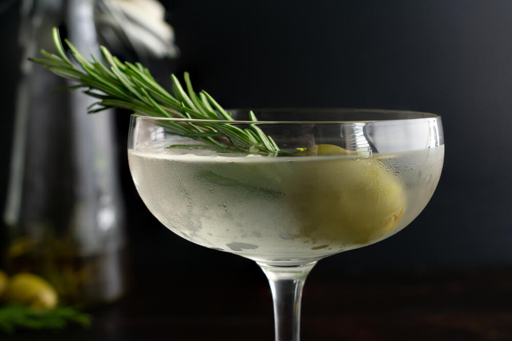 How To Order And Make A Martini BEST Dirty Martini Recipe How To Order And Make A Martini BEST Dirty Martini Recipe