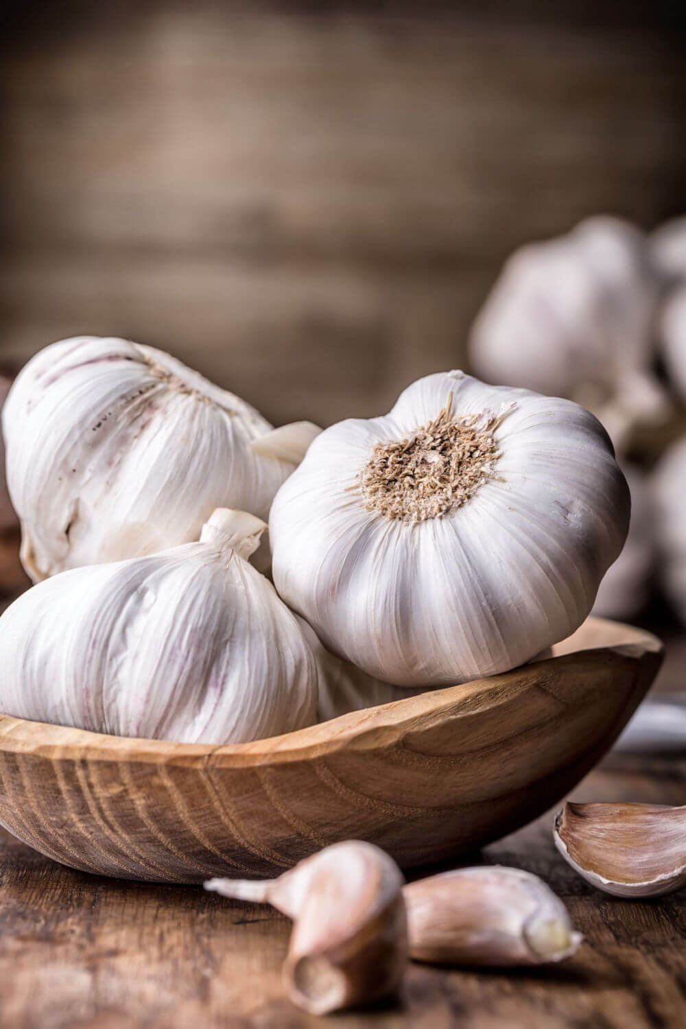 Clove Of Garlic Can You Eat Raw Garlic Benefits And Downsides