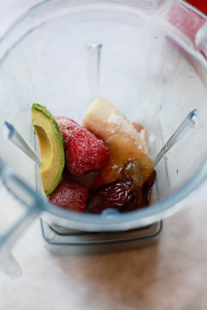 Hailey Bieber Erewhon Strawberry Skin Smoothie