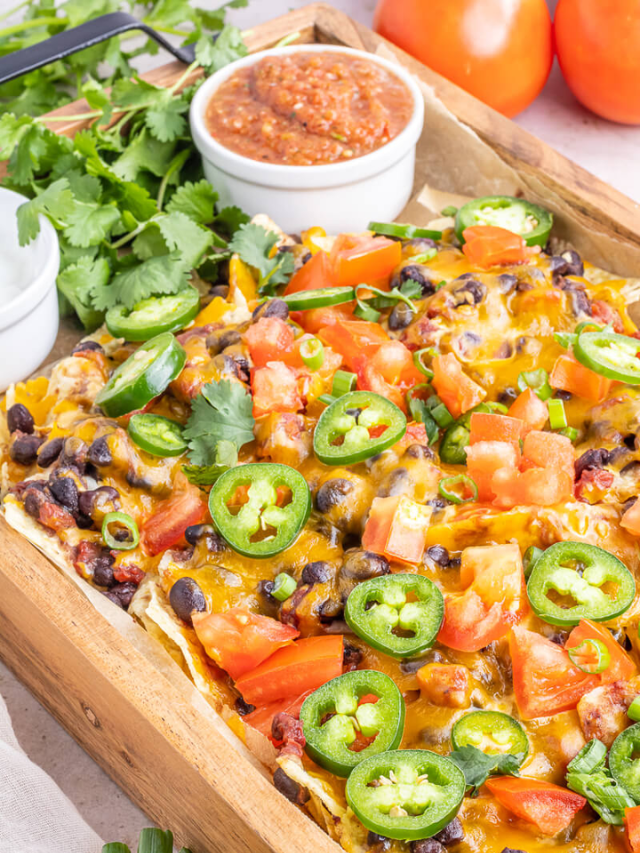 Black Bean Sheet Pan Nachos Story - Yummy Mummy Kitchen